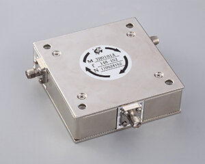 0.14 GHz to 0.24 GHz, 0.6 dB Insertion Loss, 18 dB Isolation, SMA/N Coaxial Series Isolator-TH0101A