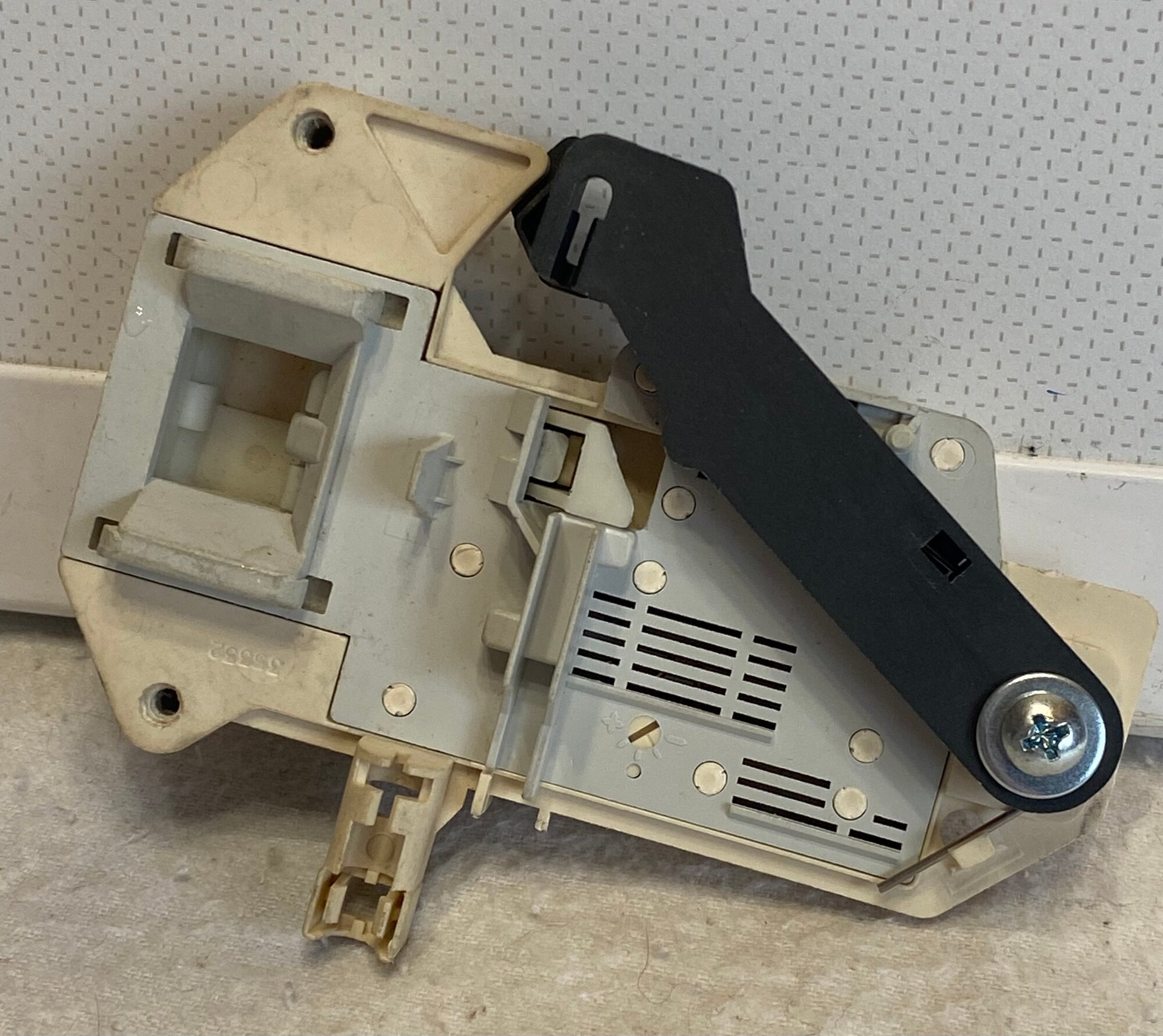 Замок люка/ устройство блокировки люка (УБЛ) для стиральных машин Bosch (Бош), Siemens (Сименс), Neff (Нефф) 00154077