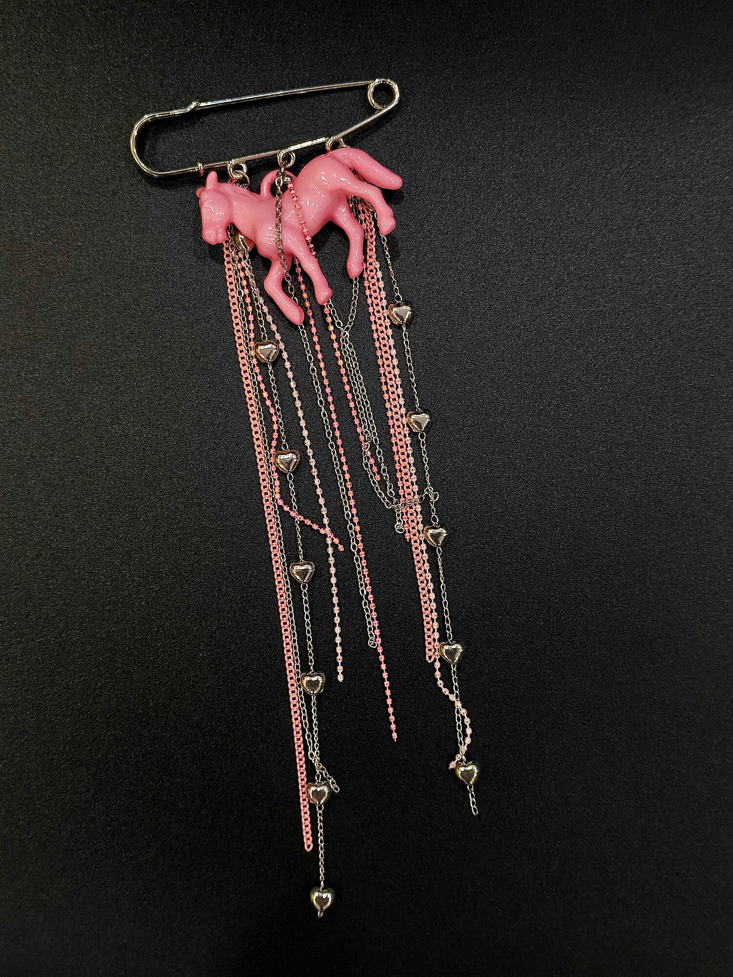 Брошь, бисер