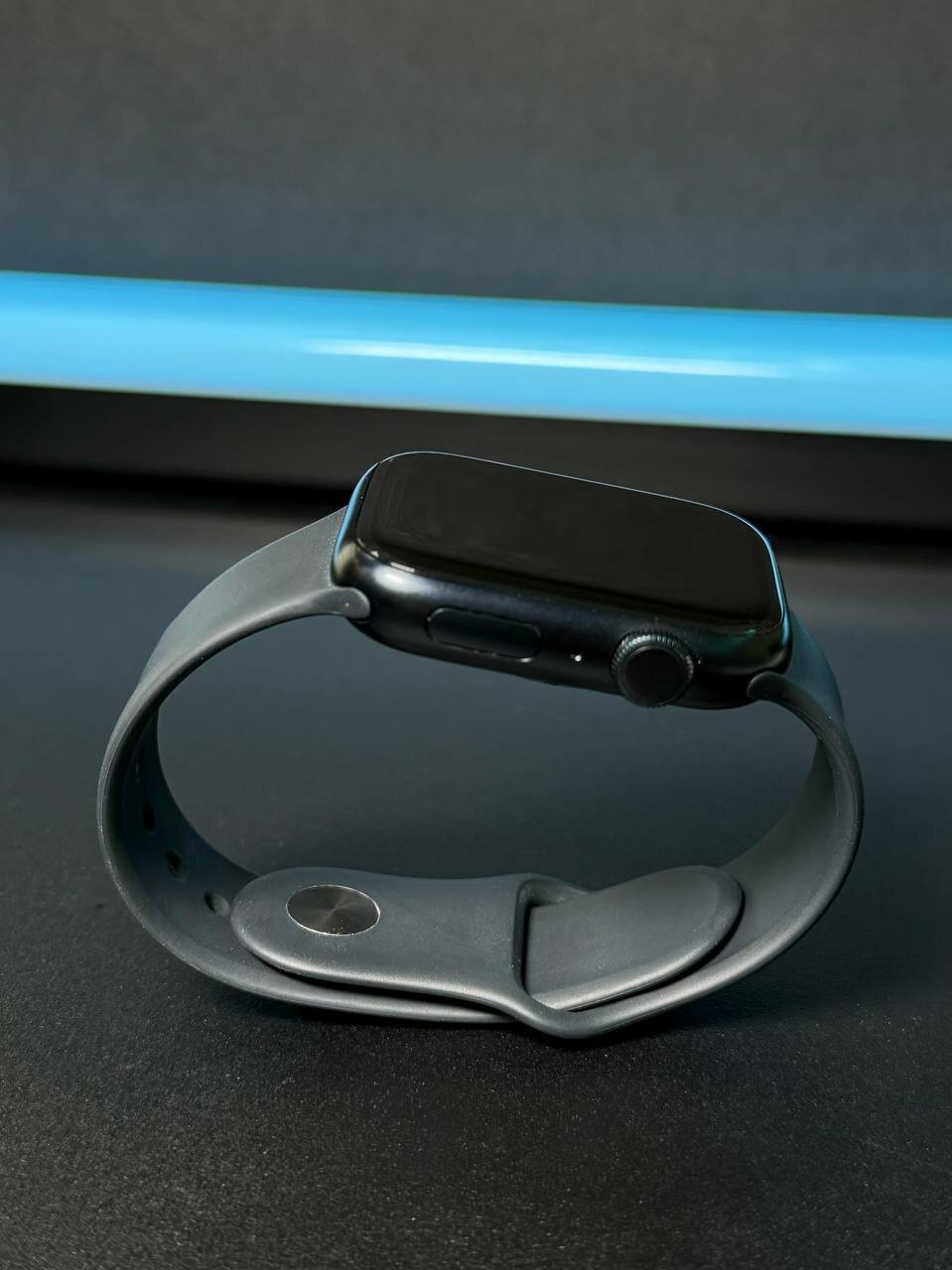Умные часы Apple Watch 7 45 мм, алюминий чёрные, силиконовый чёрный ремешок