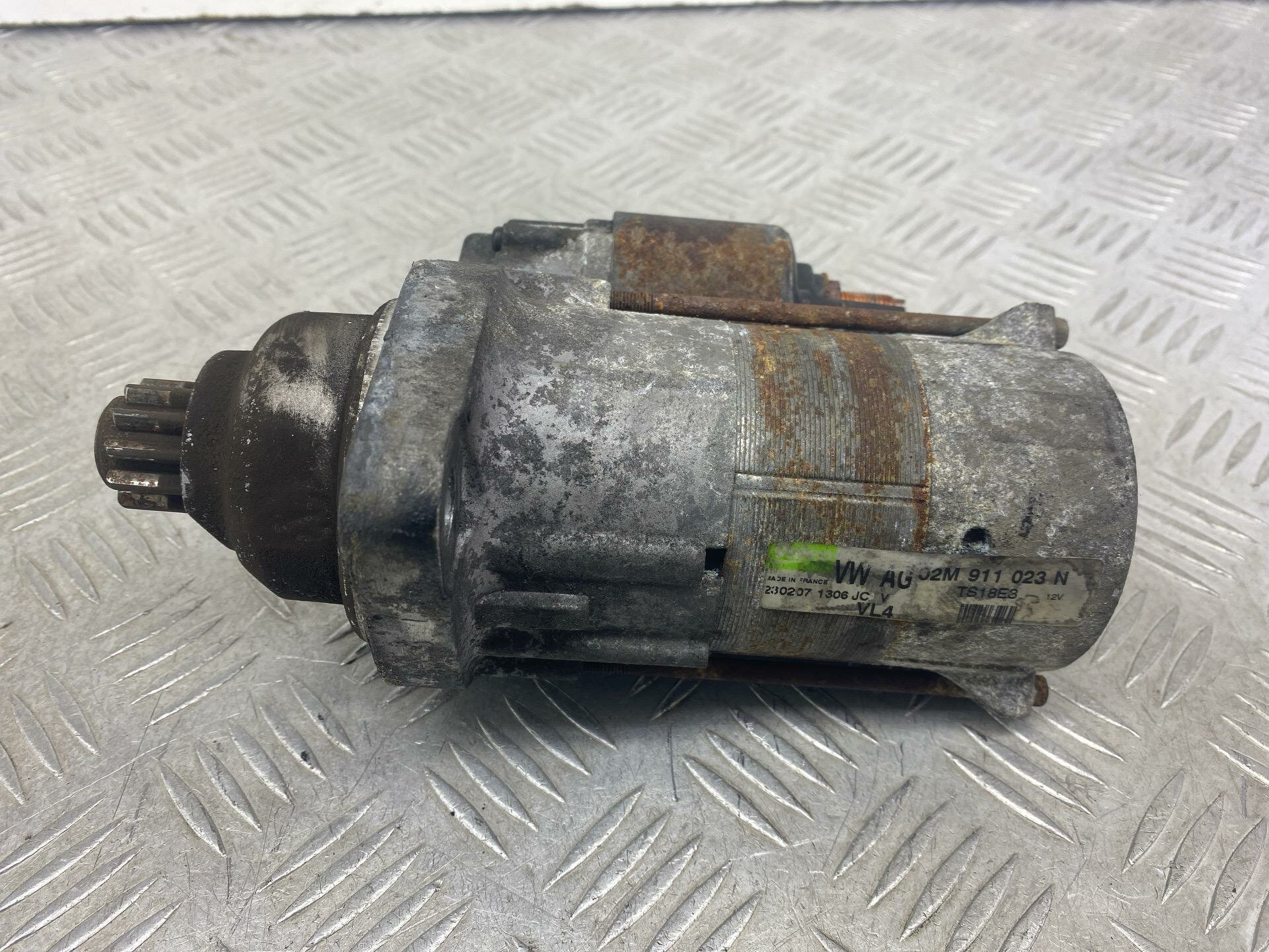 Стартер Volkswagen Passat B6 (2005 - 2010) 2302071306JC