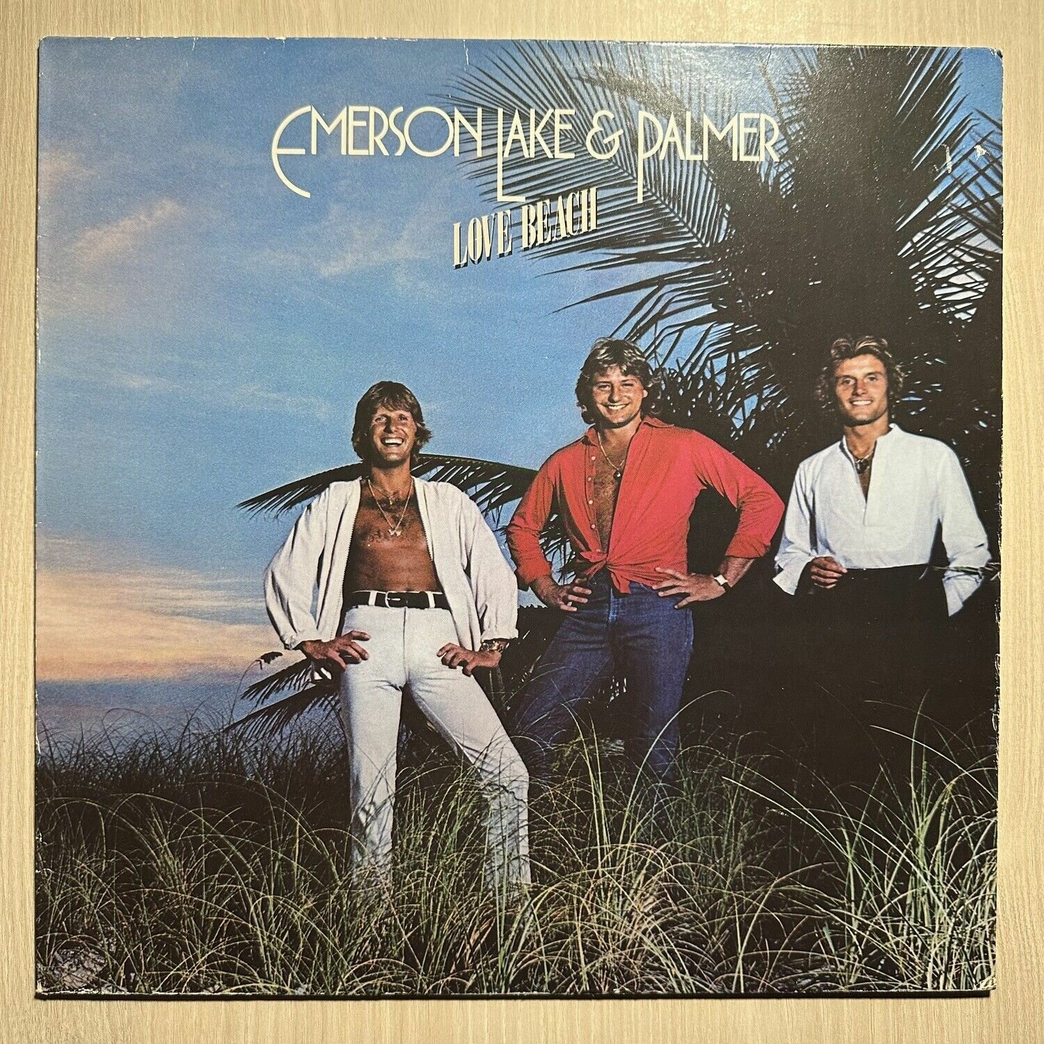 Виниловая пластинка Emerson, Lake & Palmer Love Beach (Германия 1978г.)