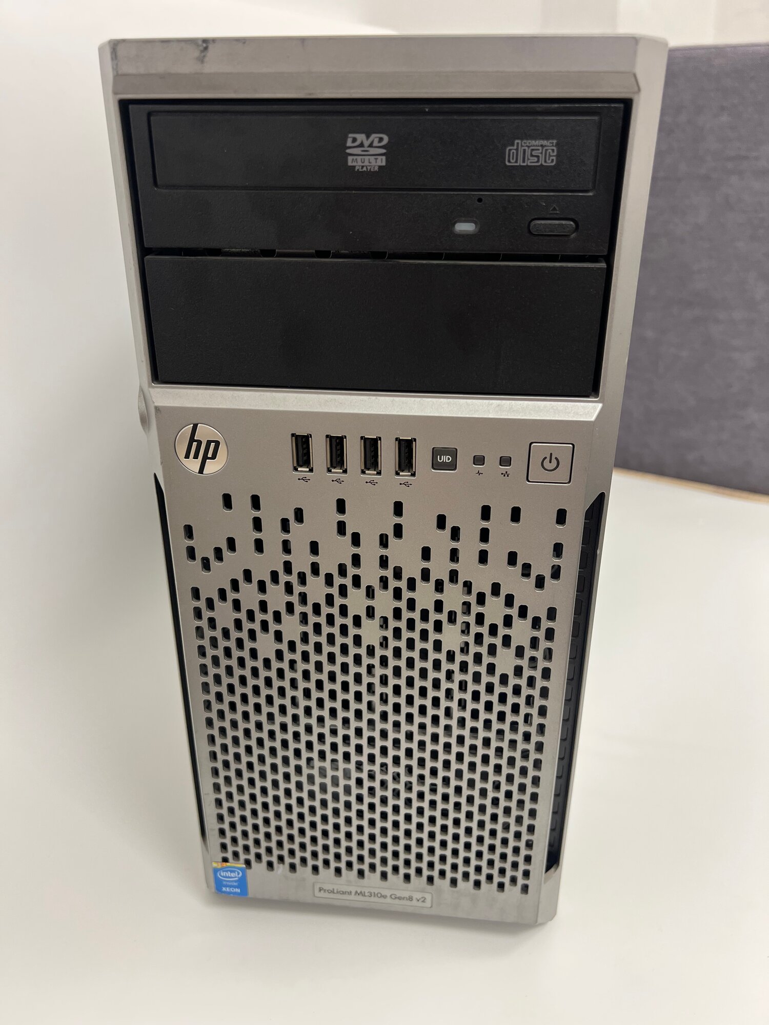 Корпус сервера HP ProLiant ML310e Gen8 v2 Tower — фото 1