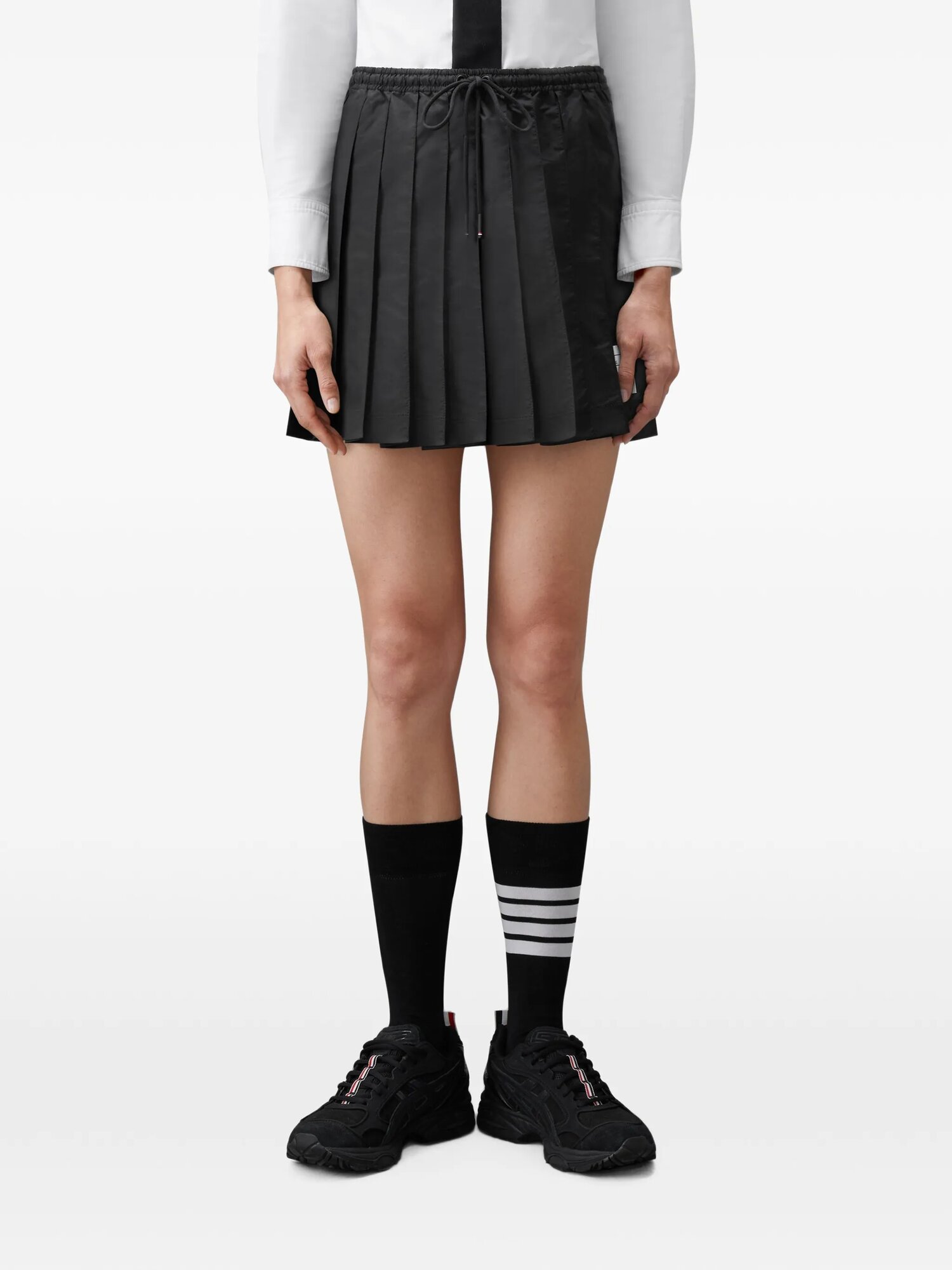 Топ THOM BROWNE Ripstop pleated mini skirt, размер 46, черный — фото 1