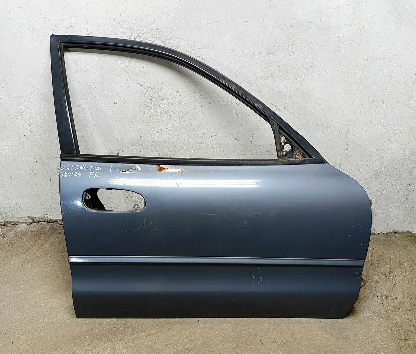 Дверь передняя правая Mitsubishi Galant 7 (1992—1997) (недочеты)