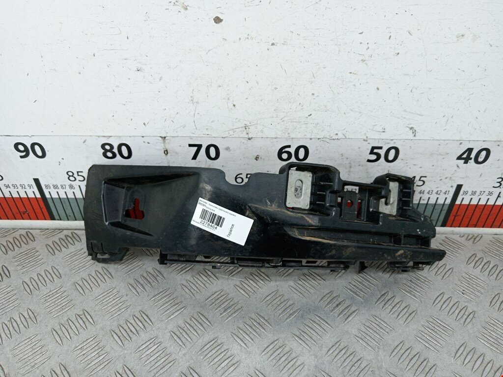 Кронштейн (крепление) заднего бампера правый Mercedes C-Class (W205) A2058852265 арт. 2278464