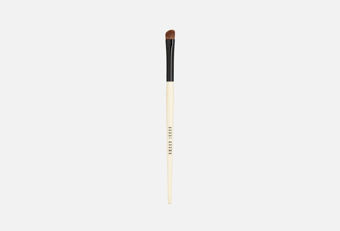 Bobbi Brown Angle eye shadow Кисть косметическая для нанесения теней в уголках глаз 1 шт