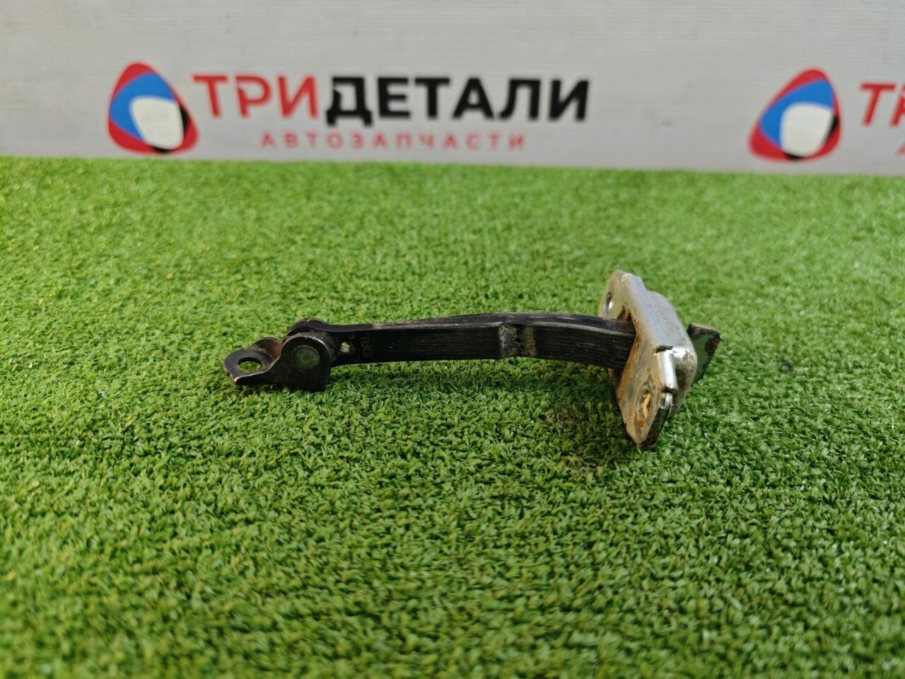 Ограничитель двери Kia Ceed 1.4 G4FA 2013 задн. прав. (б/у)