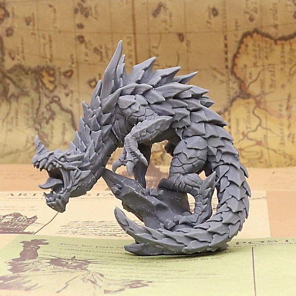 Миниатюра "Покрытый чешуей дракон" в стиле Dungeons & Dragons (D&D)