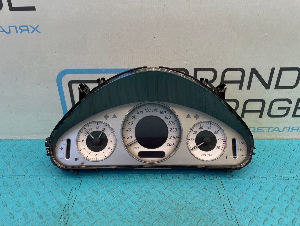 Панель приборов Mercedes-Benz E-Class 2003 W211 112.913 2.6 OEM A2115404711