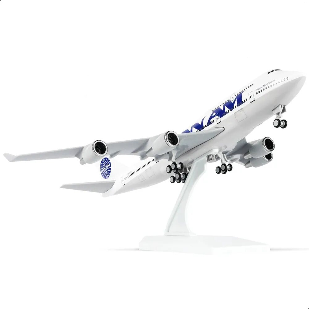 Эксклюзивный комплект 30 - ти сантиметрового легендарного boeing 747, сделанный из тонкой смолы.