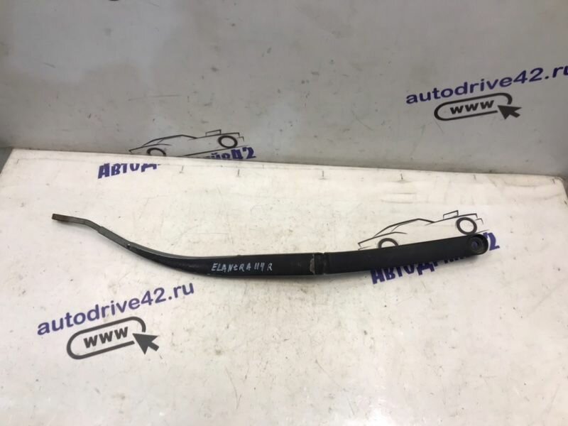 Держатель щетки стеклоочистителя Hyundai Elantra 2007 983202H000 HD G4FC, правый (с пробегом)