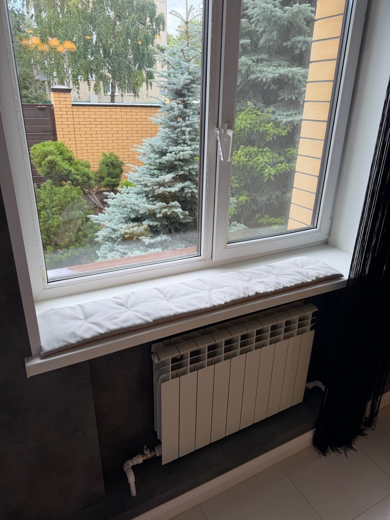 Лежанка 23*130 для кошек и собак на подоконник, на пол. Антискользящая.