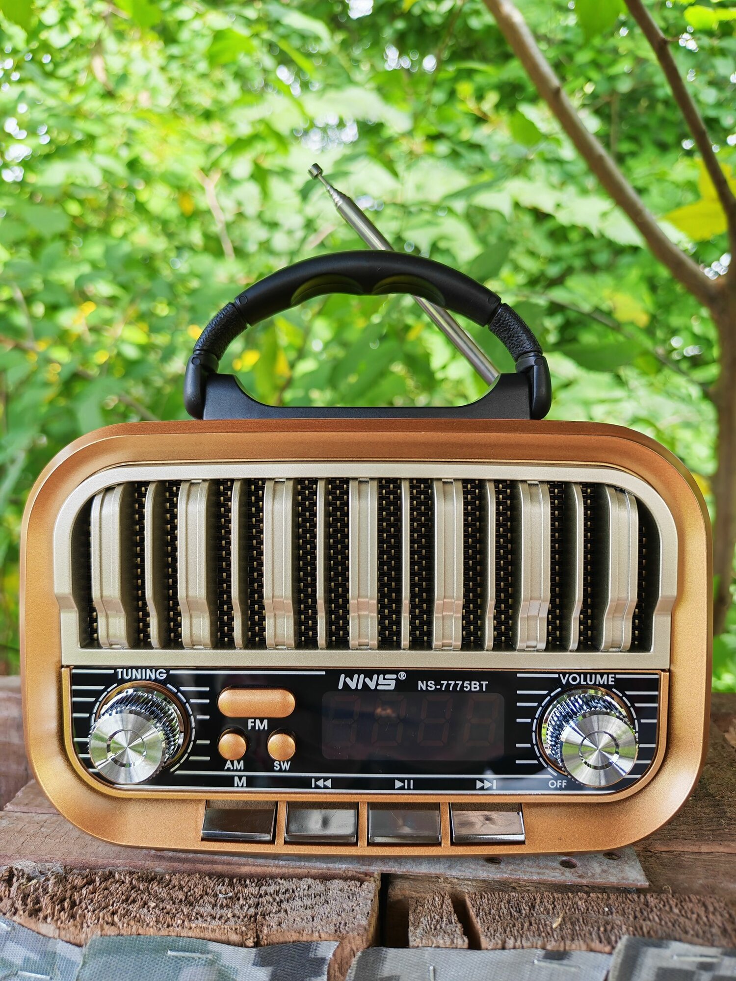 Радиоприемник NNS NS-7775BT USB, MP3, Bluetooth с часами