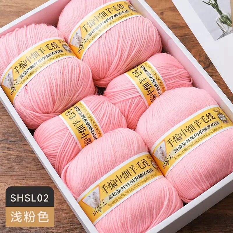 Средняя тонкая шерстяная пряжа 500 г 02 light pink.