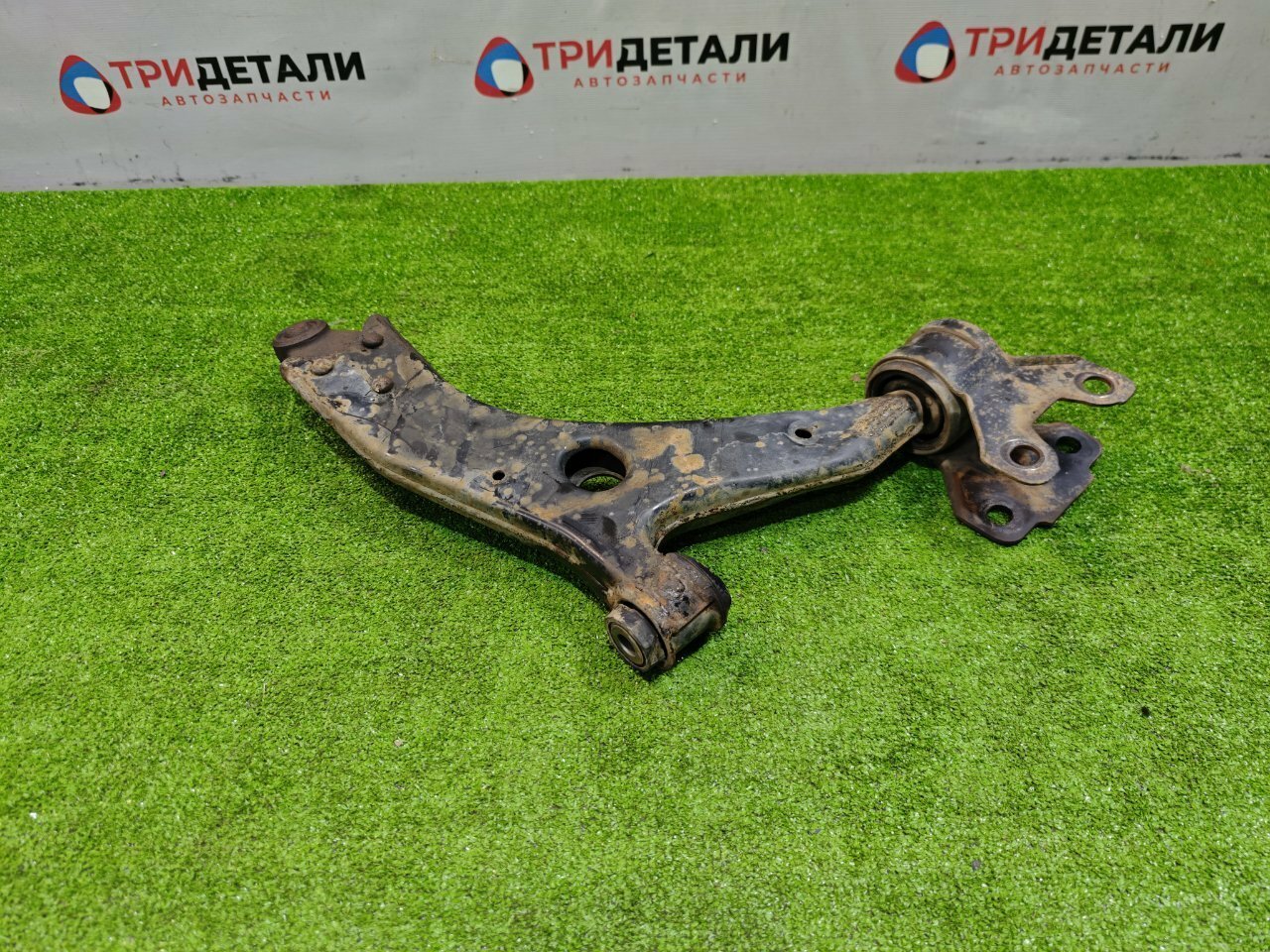 Рычаг подвески Ford Focus 1.6 IQDB 2013 перед. лев. (б/у)