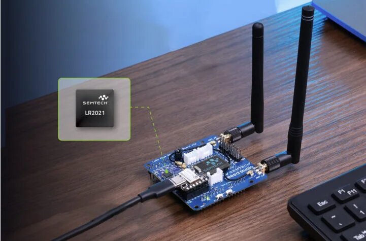 Seeedstudio LR2021 LoRa Plus плата разработки EU868