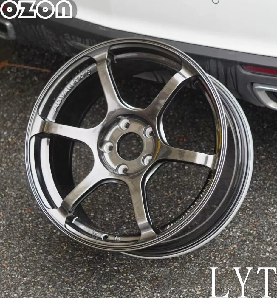 LYT Flow Froming Колесный диск Литой 18x8.5" PCD5х114.3 ET38 D73.1