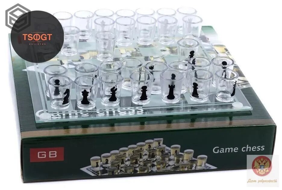 Настольная игра "Пьяные шахматы"/ Алкогольные шахматы со стопками, 32 рюмки, поле 25х25 см