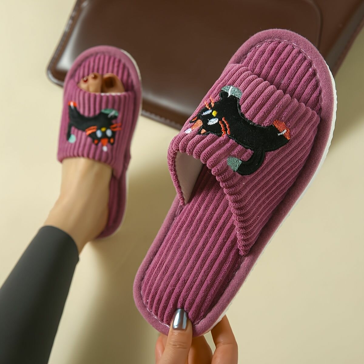 Slippers — фото 1