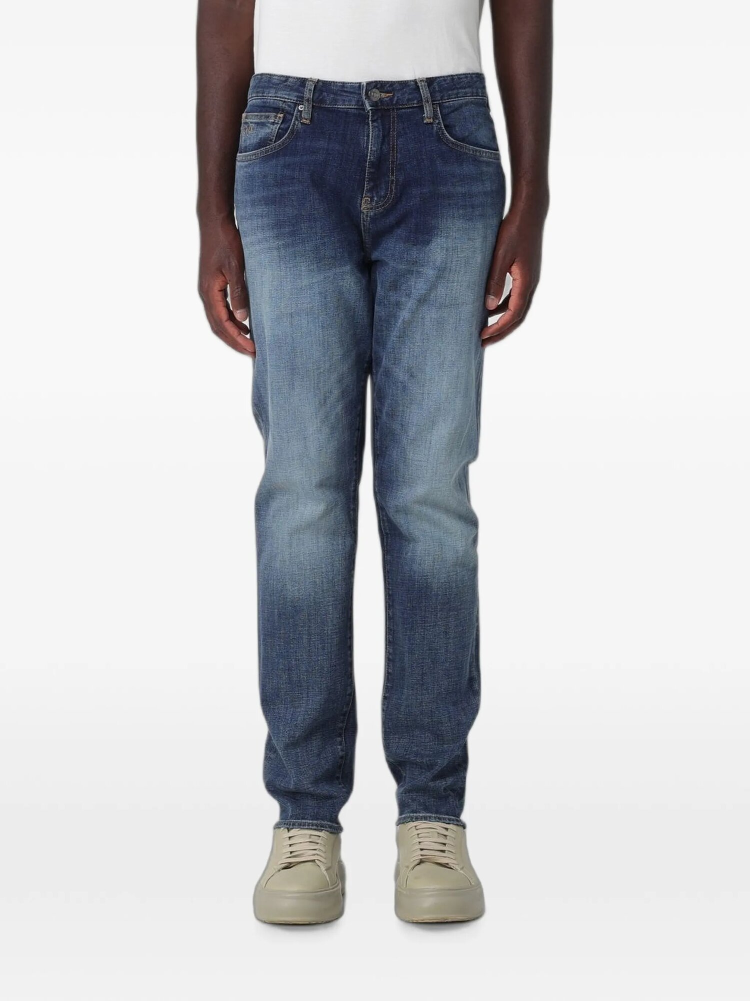 Джинсы зауженные Armani Exchange Zip-up slim-fit jeans