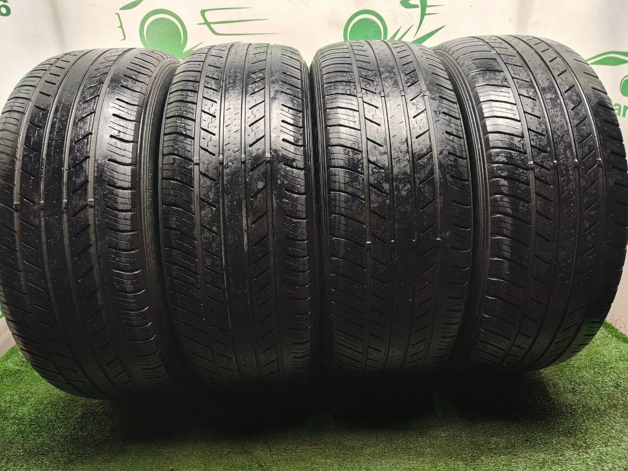 Комплект (4 шт) летних БУ шин Dunlop Grandtrek ST30 235/55 R18 38% износ EMW281292