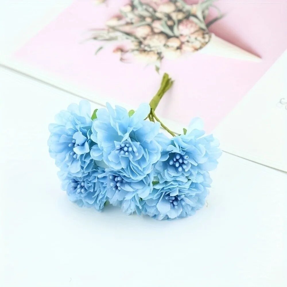 Искусственный букет из 6 гвоздик и гортензий шелковые Голубой, Light Blue