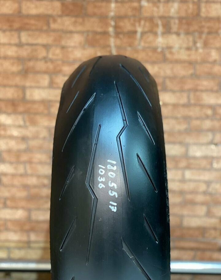 180/55 R17 Pirelli Diablo Rosso 4 No1036