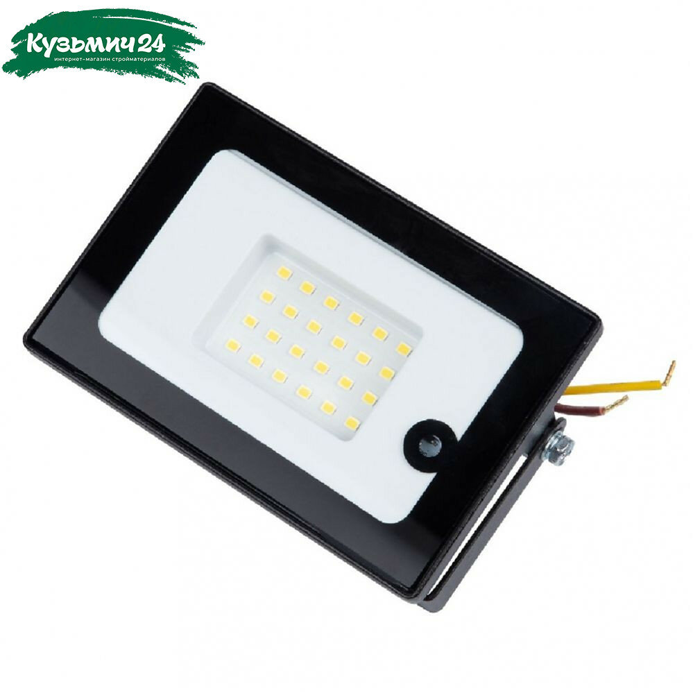 Прожектор светодиодный Volpe ULF-Q518 30 Вт, 6500K SENSOR IP65 с датчиком движения, черный