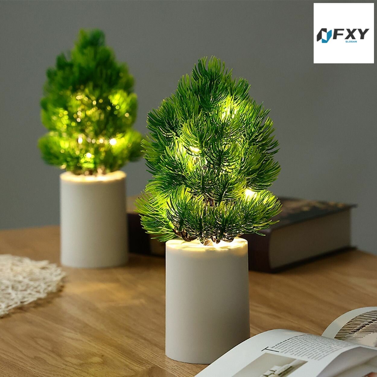 Искусственная ель "Эксклюзивная", на подставке, светодиодная, 30см