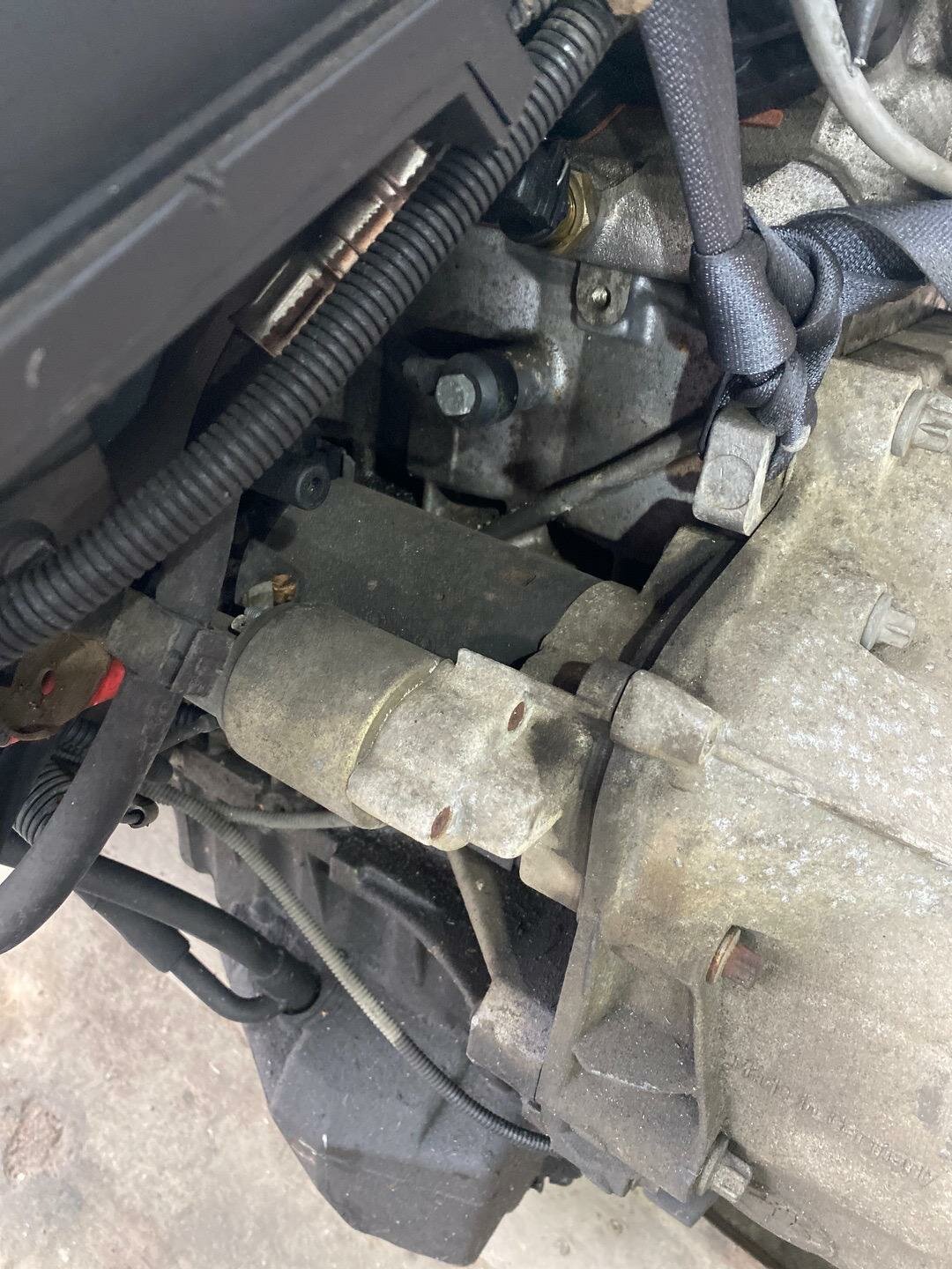 Стартер для BMW 5 E60/E61 2.2 OEM 2354693