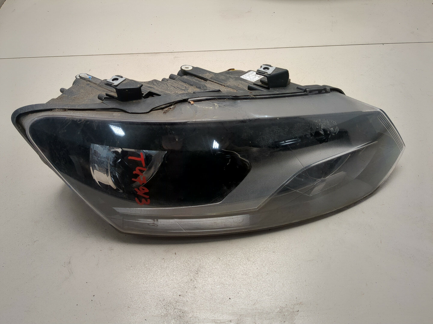 Фара (передняя) правая Volkswagen Polo Б/У