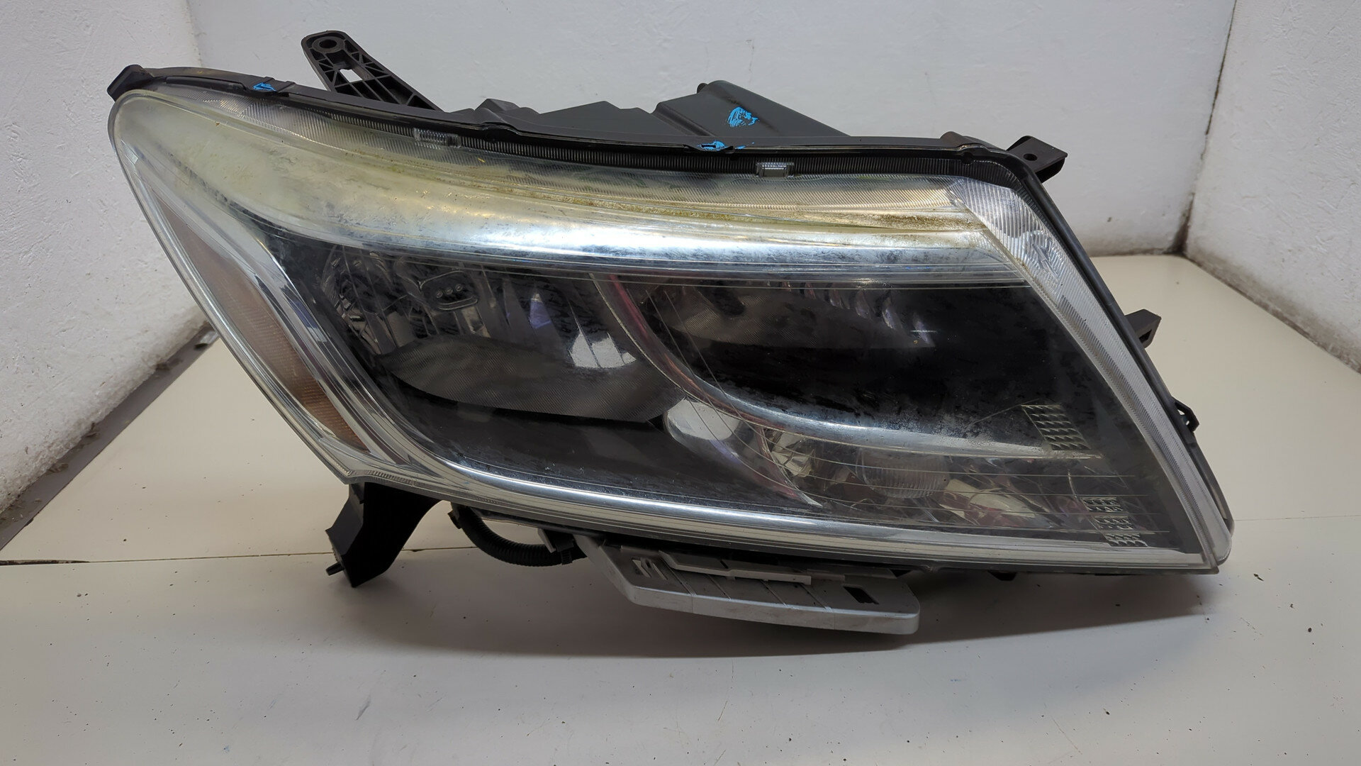 Фара (передняя) правая Nissan Pathfinder Б/У