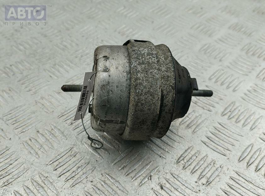 Подушка крепления двигателя Volkswagen Passat B5