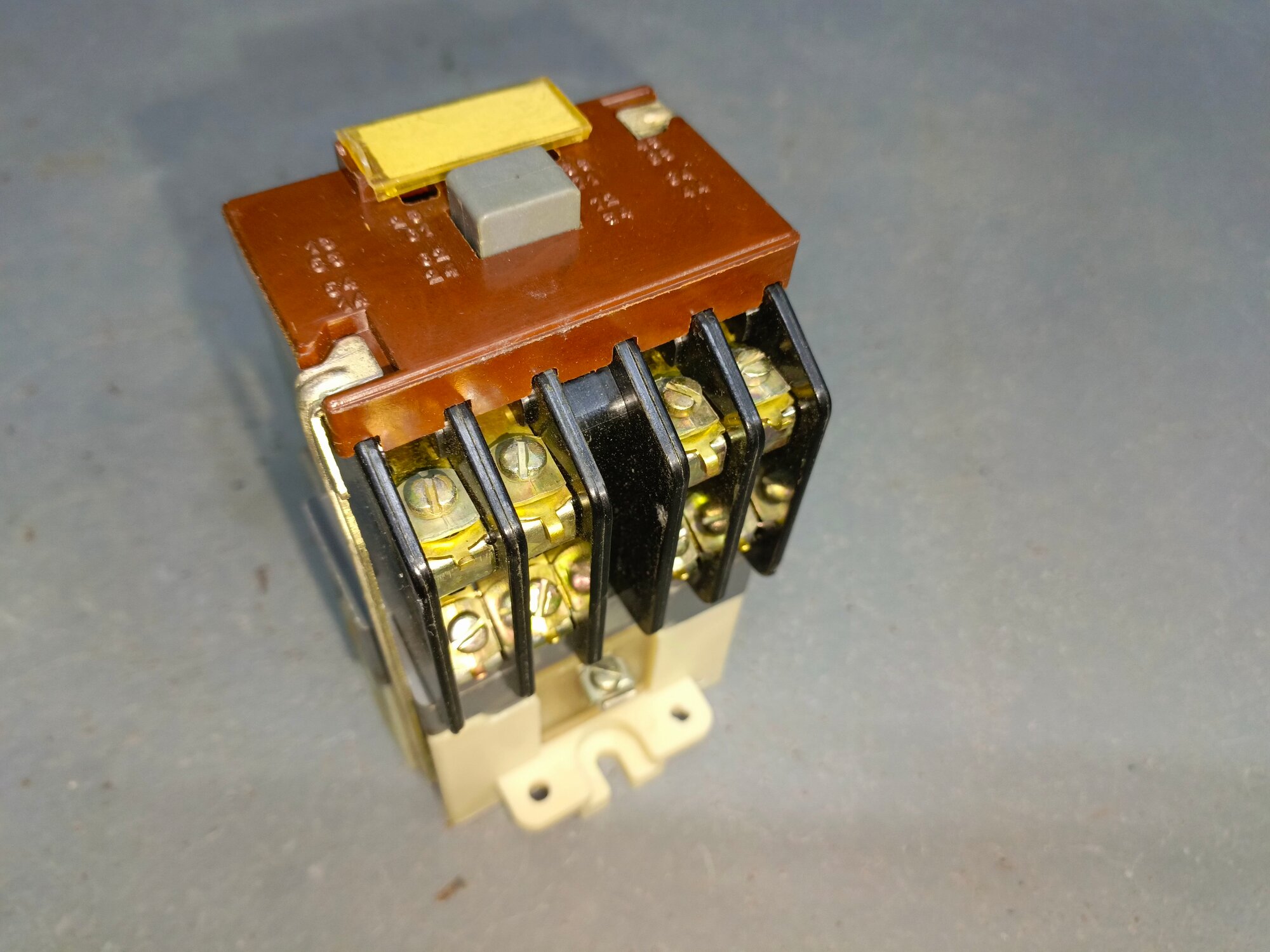 РПК1-021У4 Реле промежуточное, 16A, 660V, Катушка: 220V 50HZ.