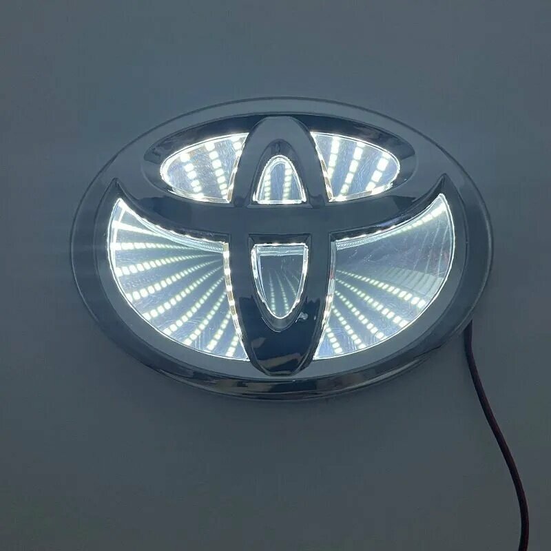 Шильдик эмблема Тойота светящаяся 3D для автомобилей Toyota 120*80mm