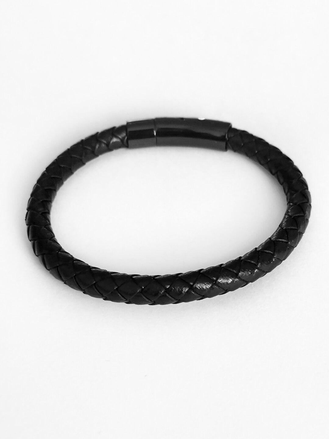 Плетеный браслет