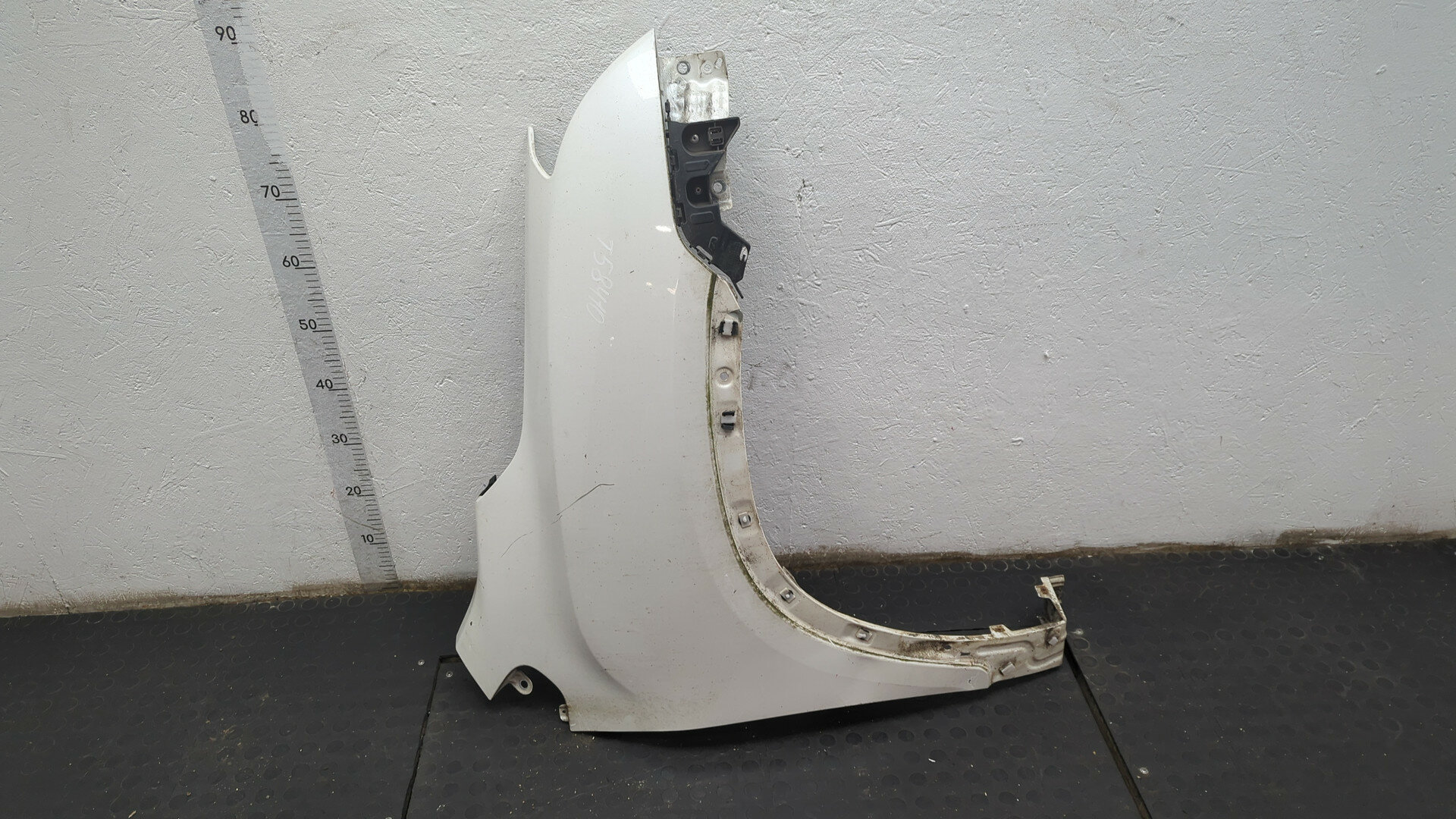 Крыло правое переднее Chevrolet Trax Б/У