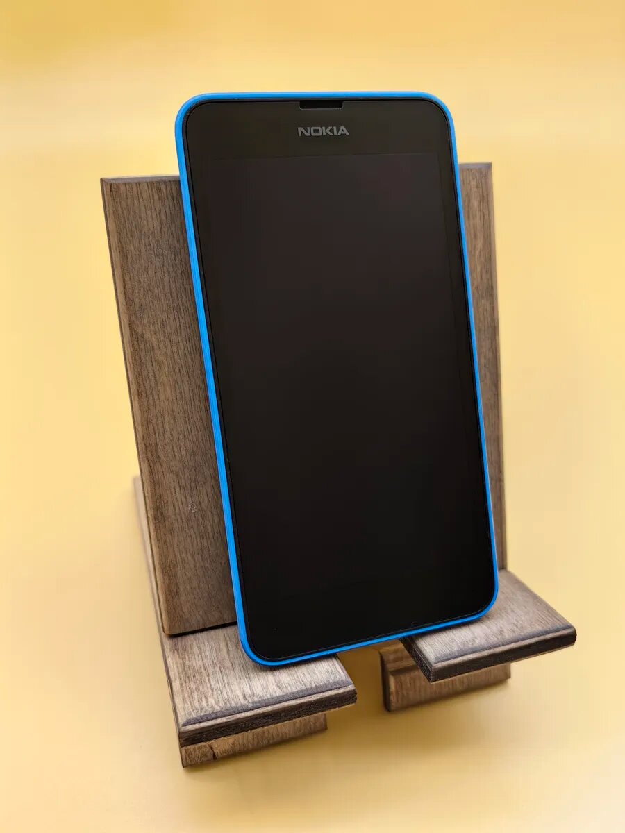 Мобильный телефон Nokia Lumia 630