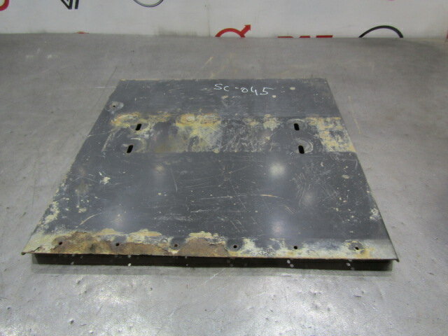 Крыло передней дополнительной оси металлическое Scania 6-series