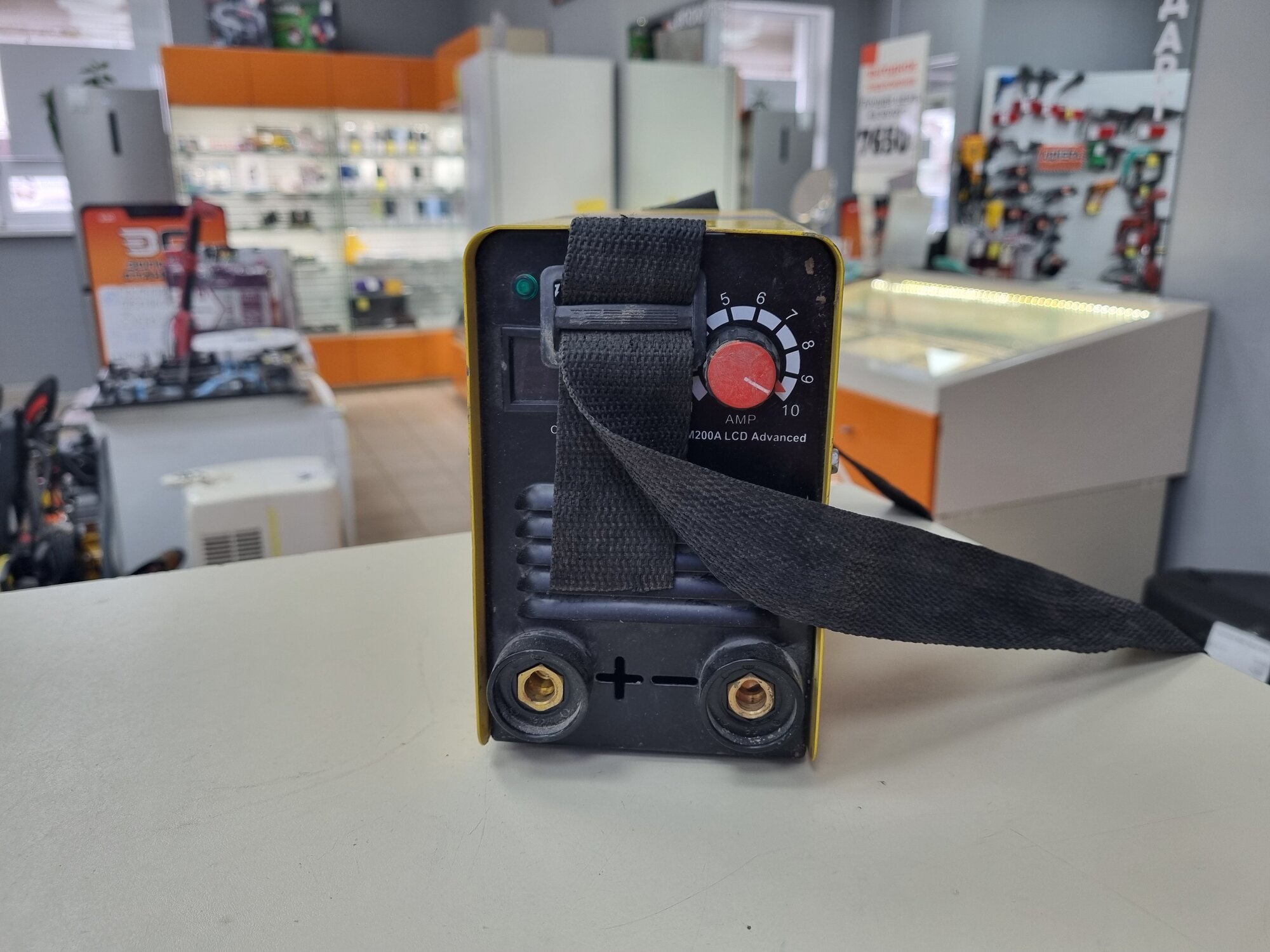 Инверторный сварочный аппарат Deko DKWM200A LCD Advanced Б\У уценка