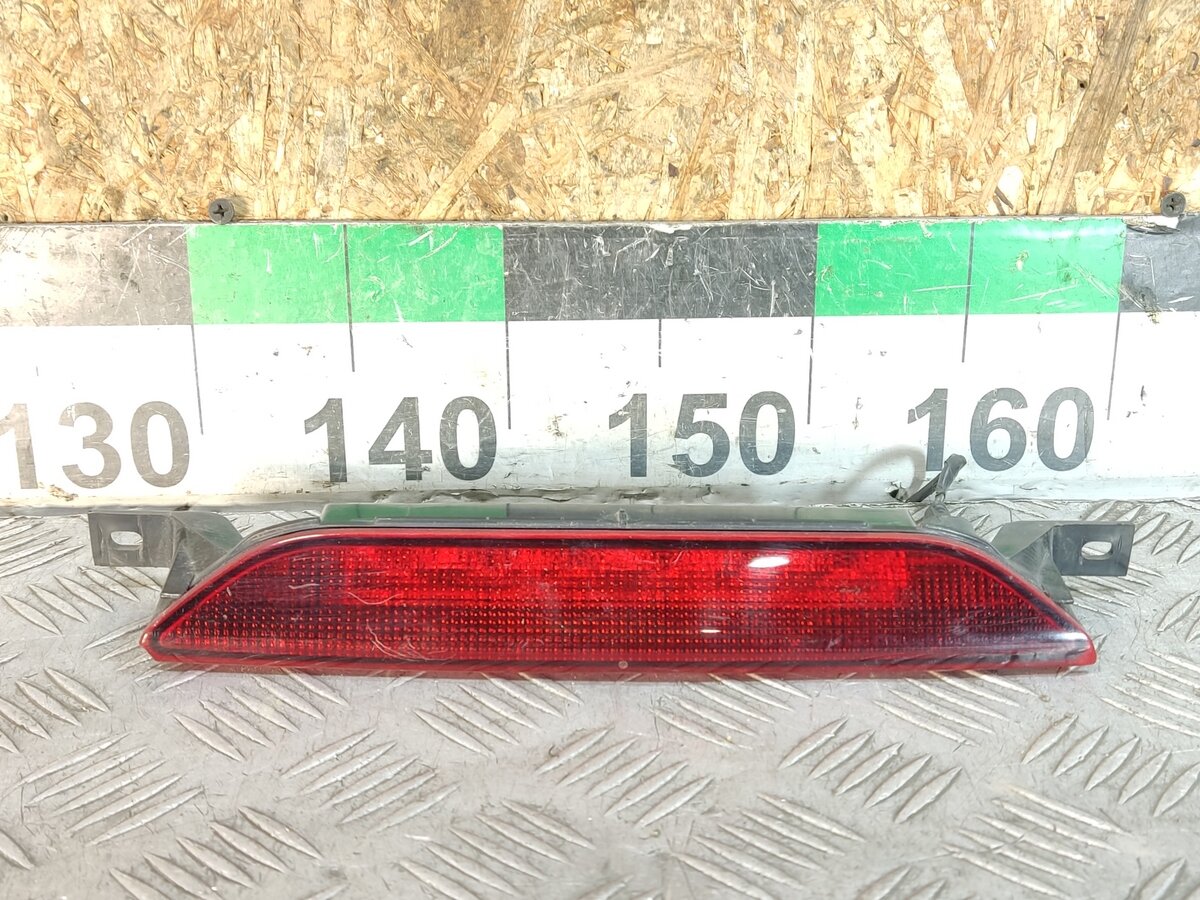 Фонарь задний стоп сигнал JEEP Grand Cherokee 2010-2021 05303754AF