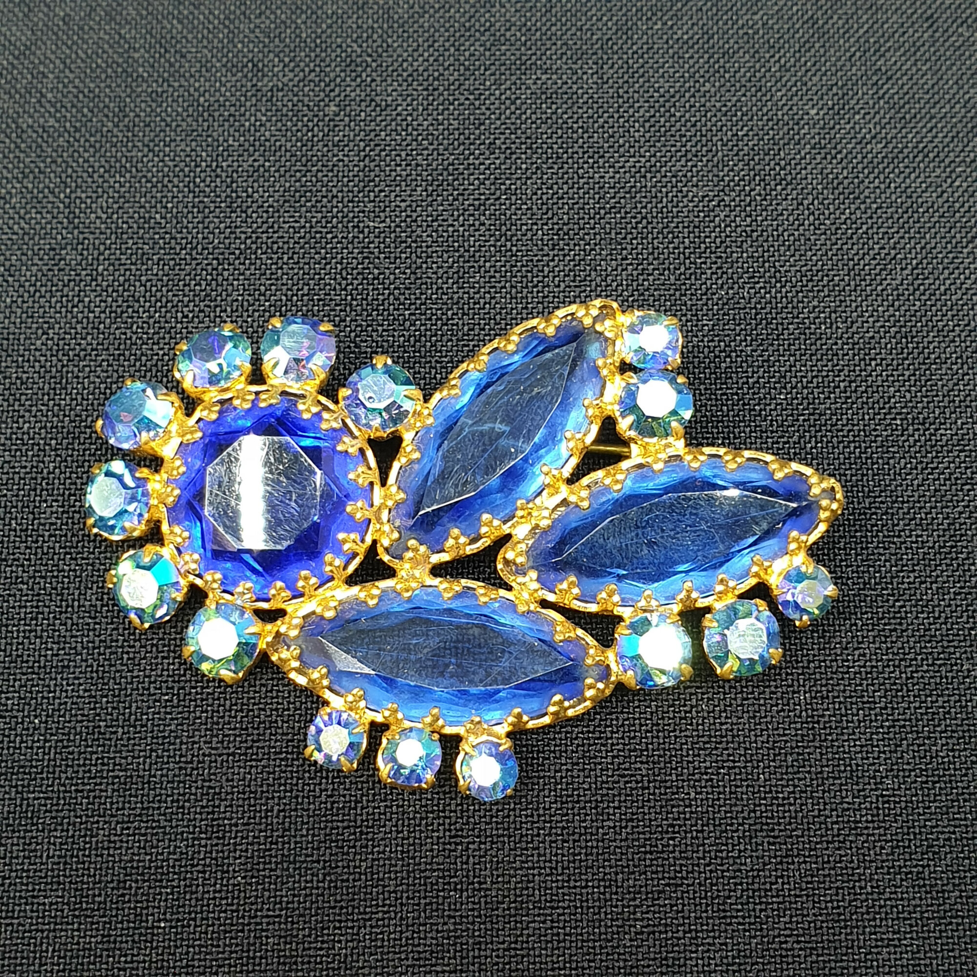 Винтажная брошь цветок синие стразы позолота нарядная коллекционная СССР