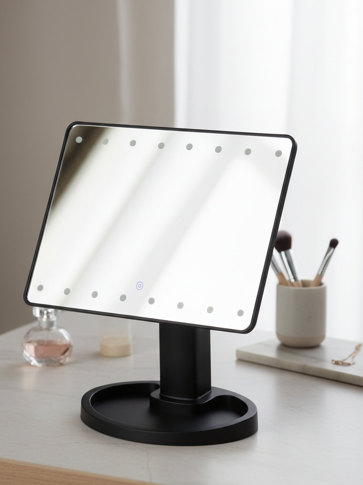 Зеркало настольное косметическое с LED подсветкой 22.5x17 см, прямоугольное черное для макияжа и ухода Y4-11338