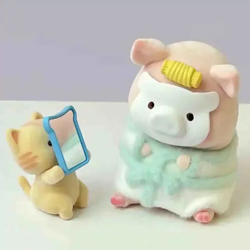 Фигурка Lulu The Piggy в халате, цвет C