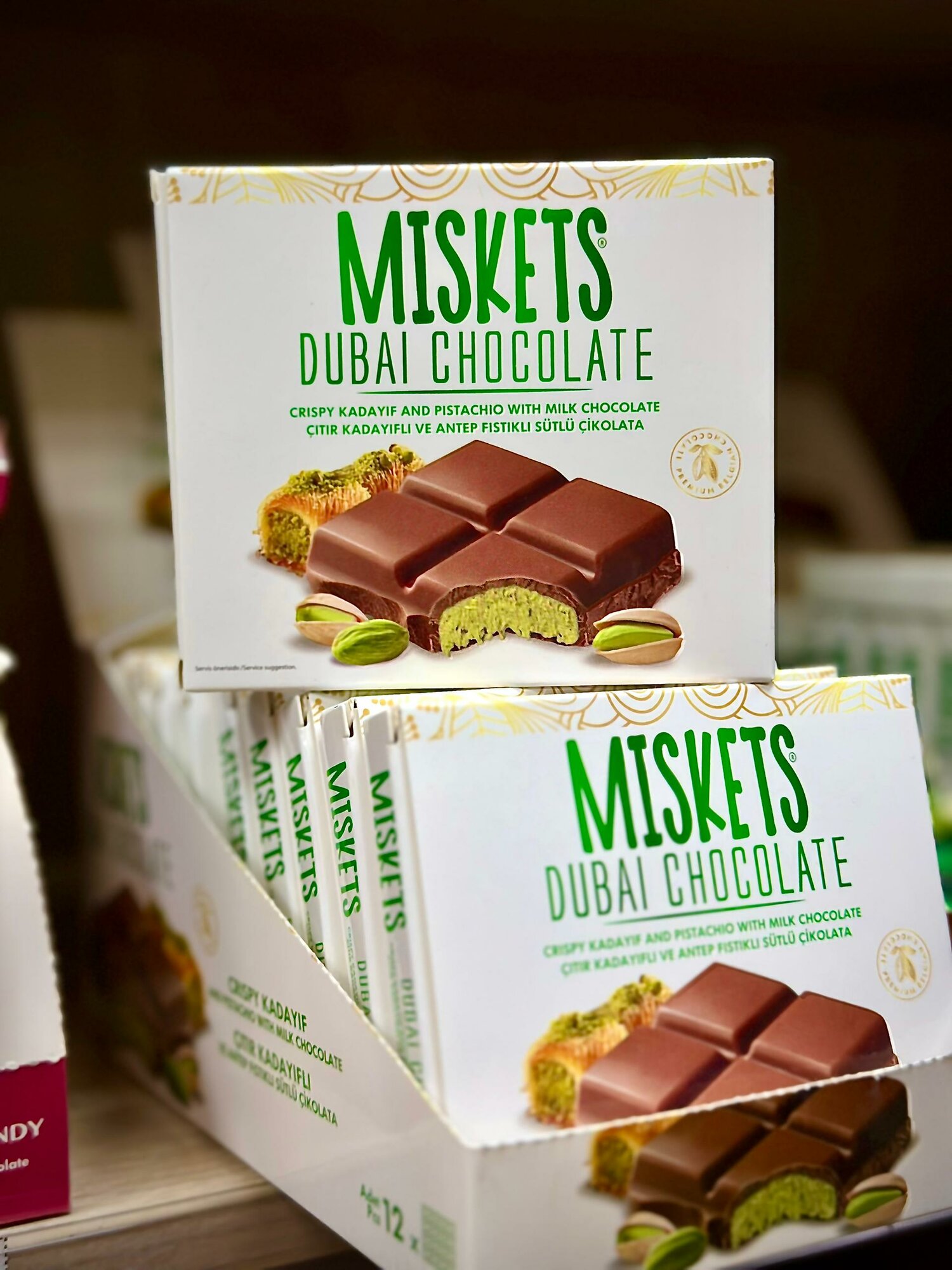 Шоколад Miskets "Дубайский", молочный, с фисташкой и хрустящим кадайифли, 100г*12шт