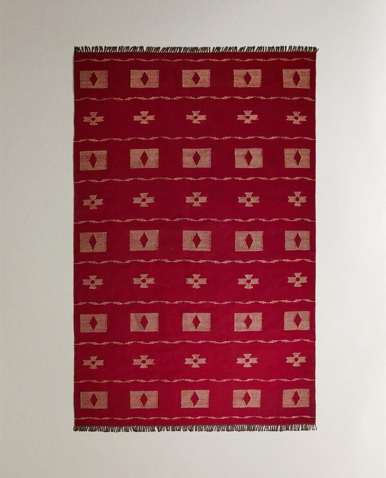 Ковер ZARA HOME 2811/029/600 - из шерсти и рафии, украшен геометрическим узором, 200 x 300 см, цвет красный