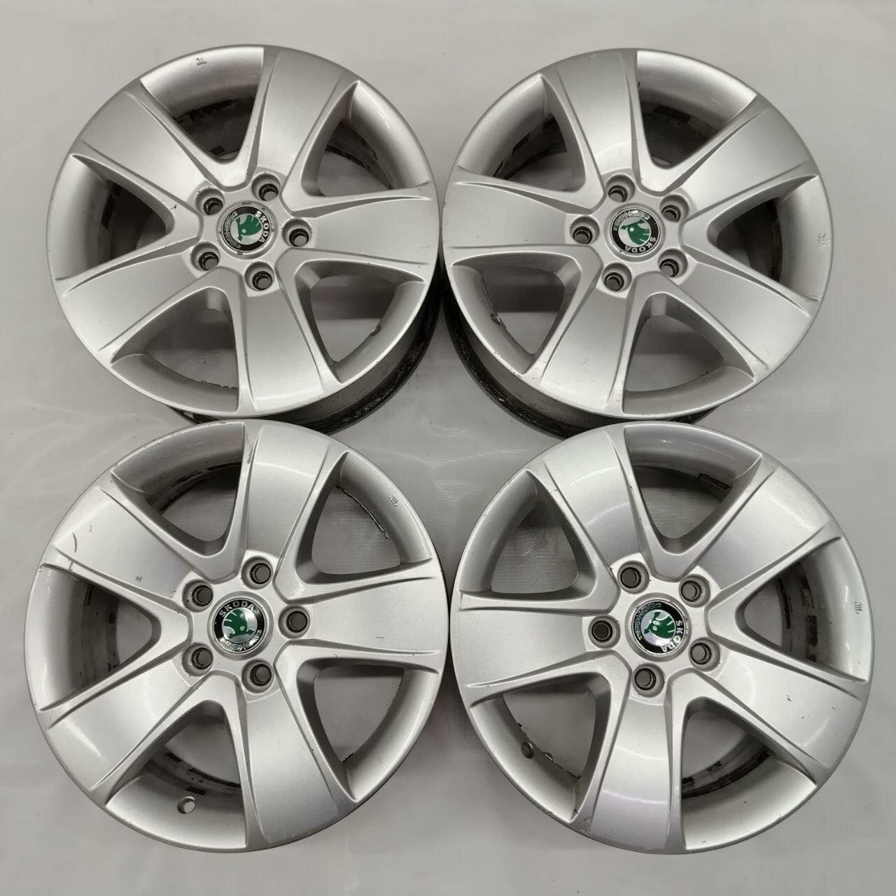 Колесные диски Skoda 16x6.5 PCD 5x112 D57.1 ET50 (оригинал)