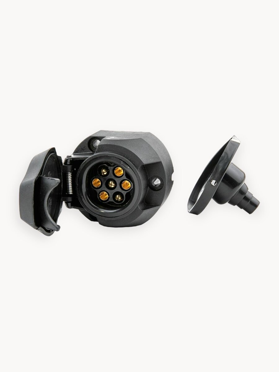 Розетка для фаркопа 7 контактов (7 pin) герметичная для подключения автомобильного прицепа с пыльником