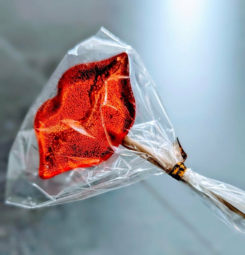 Леденцы на палочке "Губы"